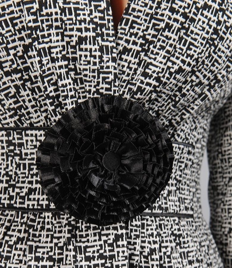 Sacou elegant cu cordon si floare alb-negru - YOKKO
