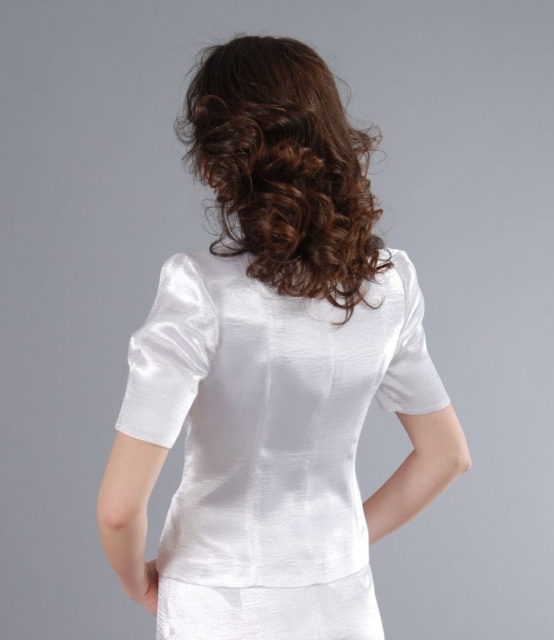 Sacou din saten elastic alb cu floare alb - YOKKO
